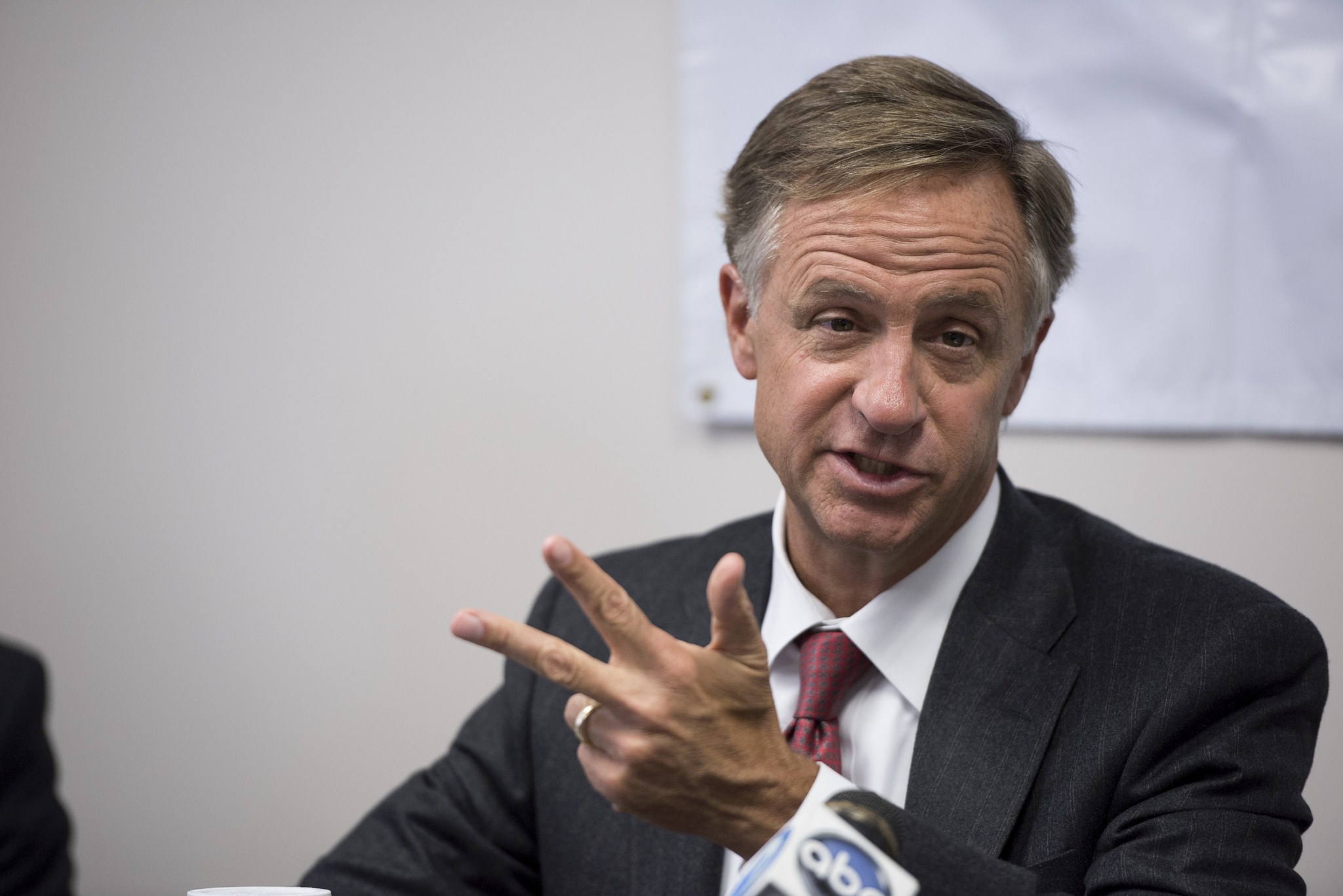 Governor Supports Plan To Rein In Tax Relief For Veterans | WPLN News