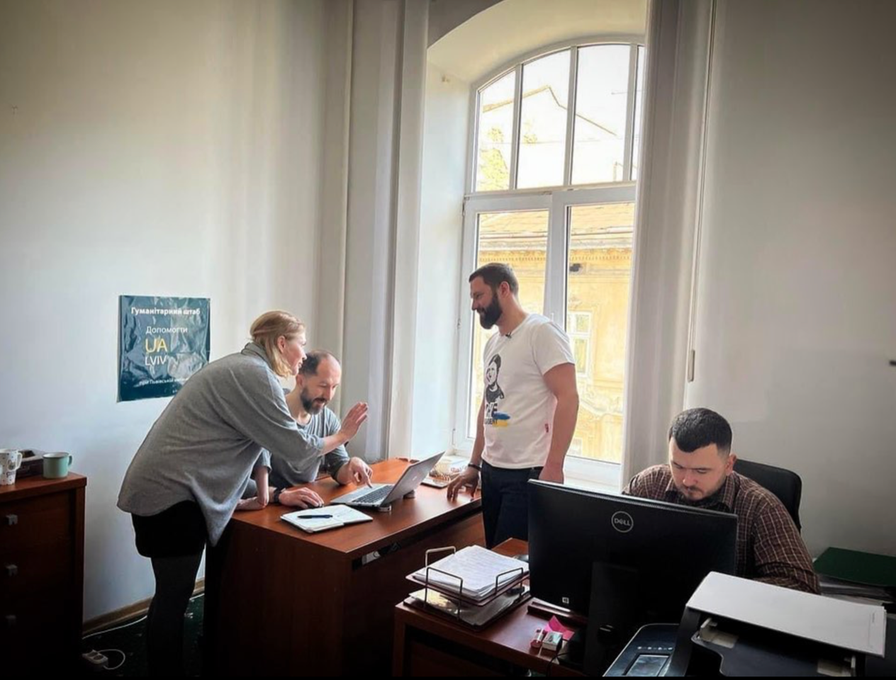 Meet the people documenting the war in Ukraine and leading local aid ...