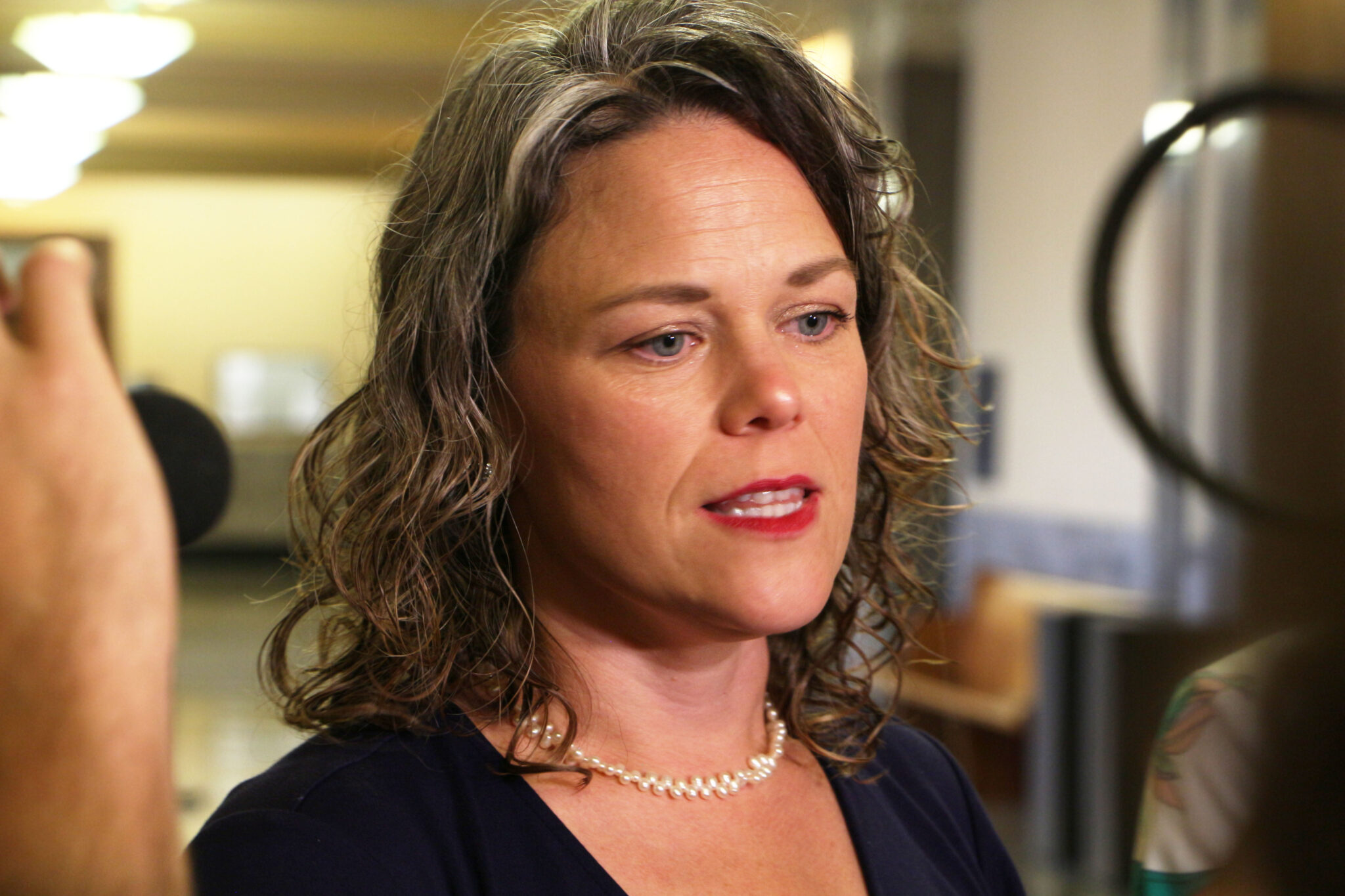 Moms sued for the right to hold up signs in the TN House. A new ...