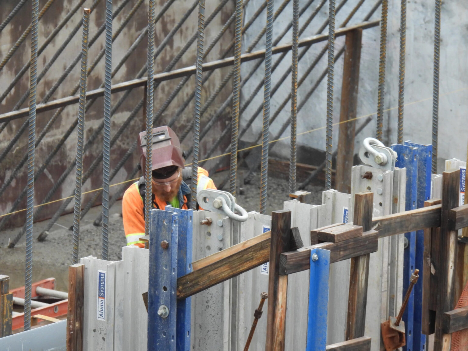Construction of massive Kentucky Lock project hits milestone after ...