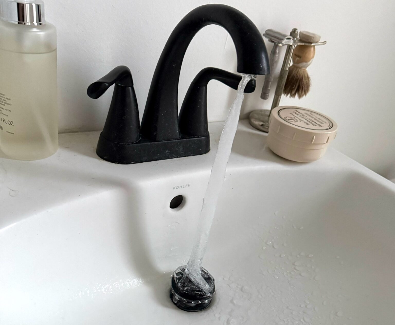 Frozen pipes and sink icicles: How to protect your pipes during a deep ...